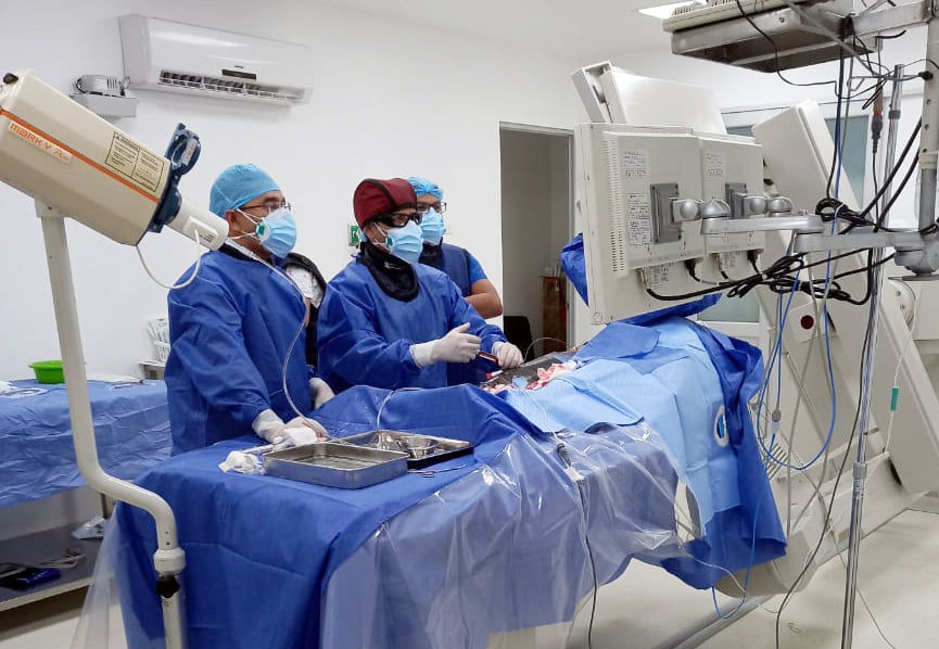 Primer procedimiento realizado en el Hospital Santa Inés Loja ...